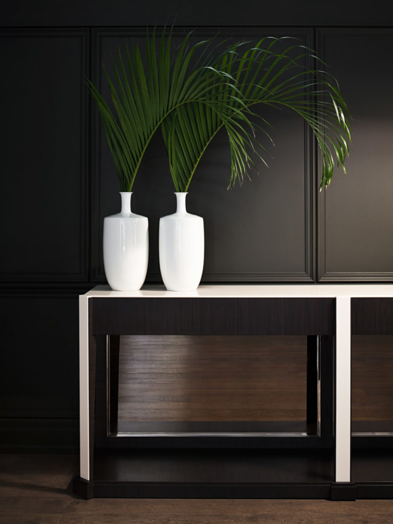 Outline Console - R HUGHES