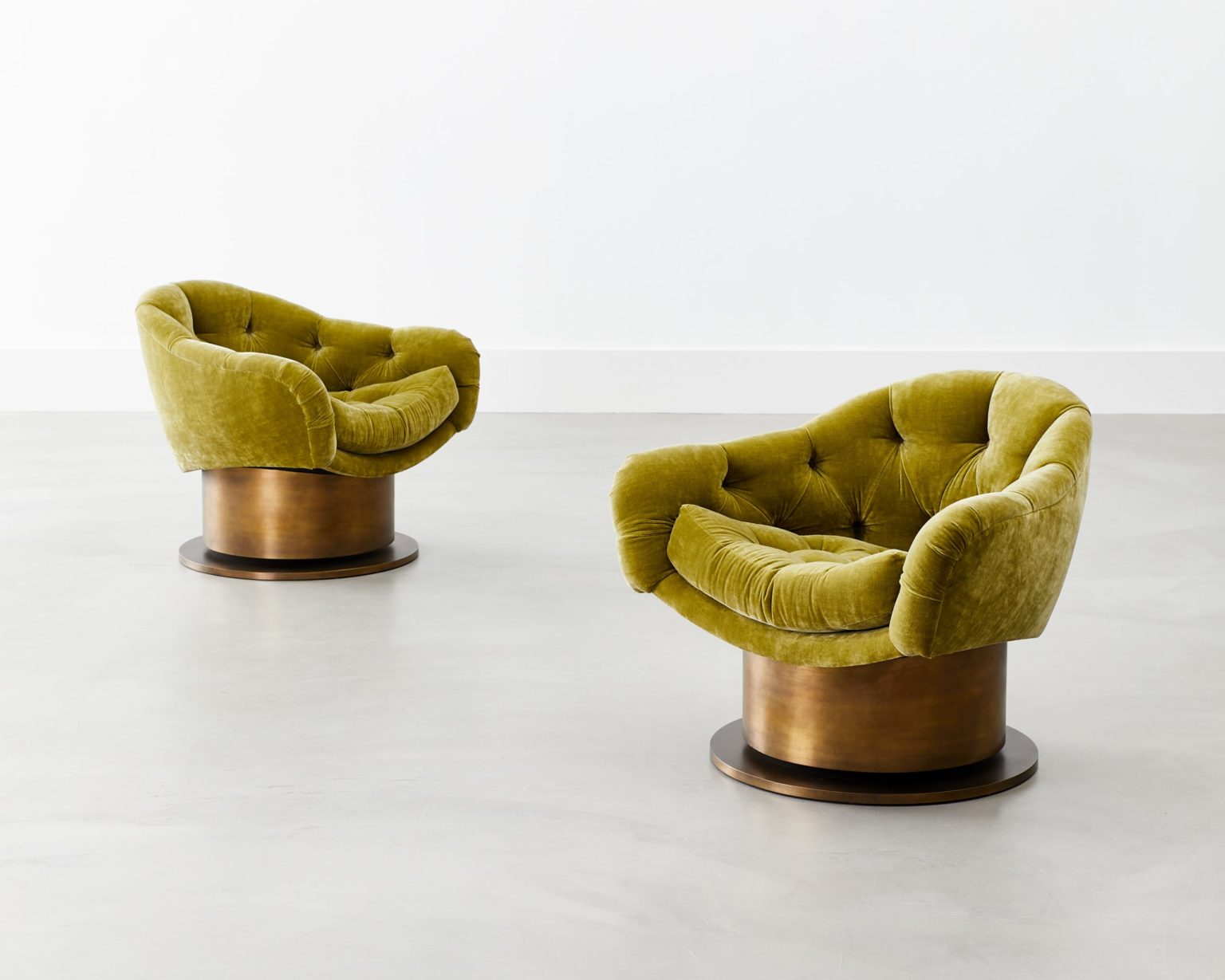 Turn Around Swivel Club Chair, Metal Base - R HUGHES