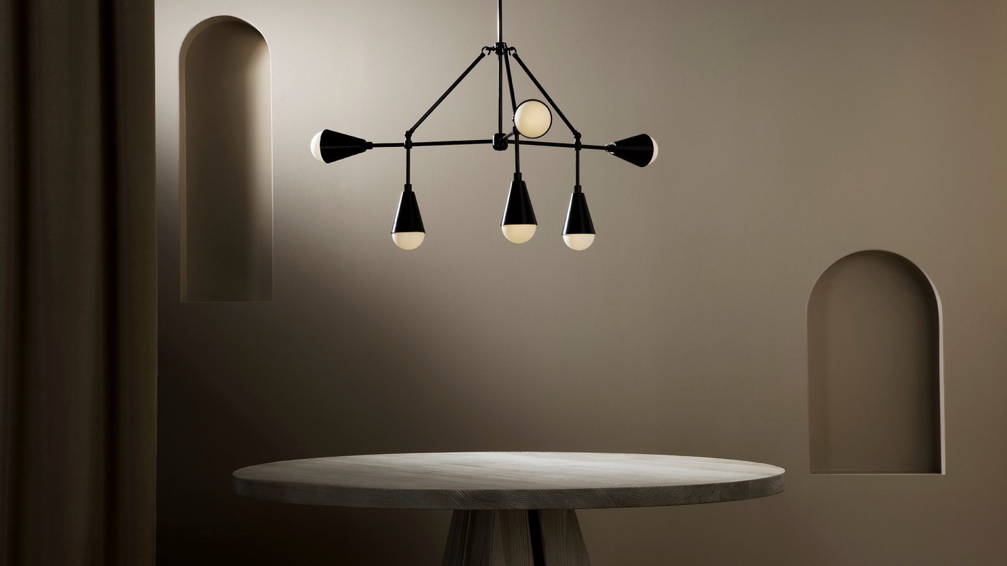 TRAPEZE: 10 PENDANT - R HUGHES