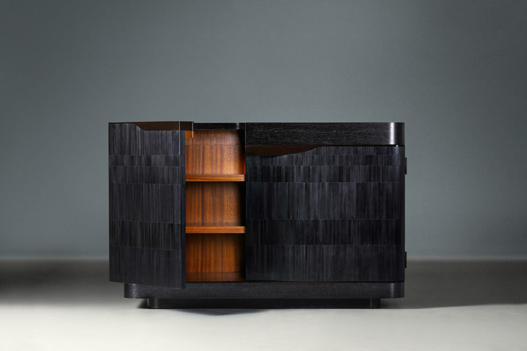 Estribor Drinks Cabinet | Ebony - R HUGHES