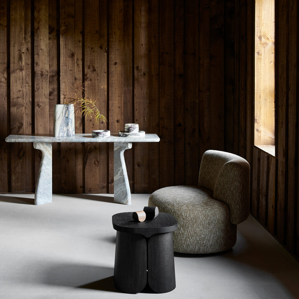 CHESS Console - R HUGHES