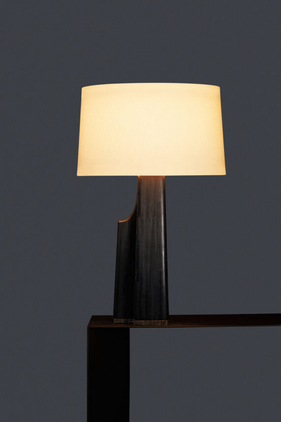 Drift Table Lamp | Ebony - R HUGHES