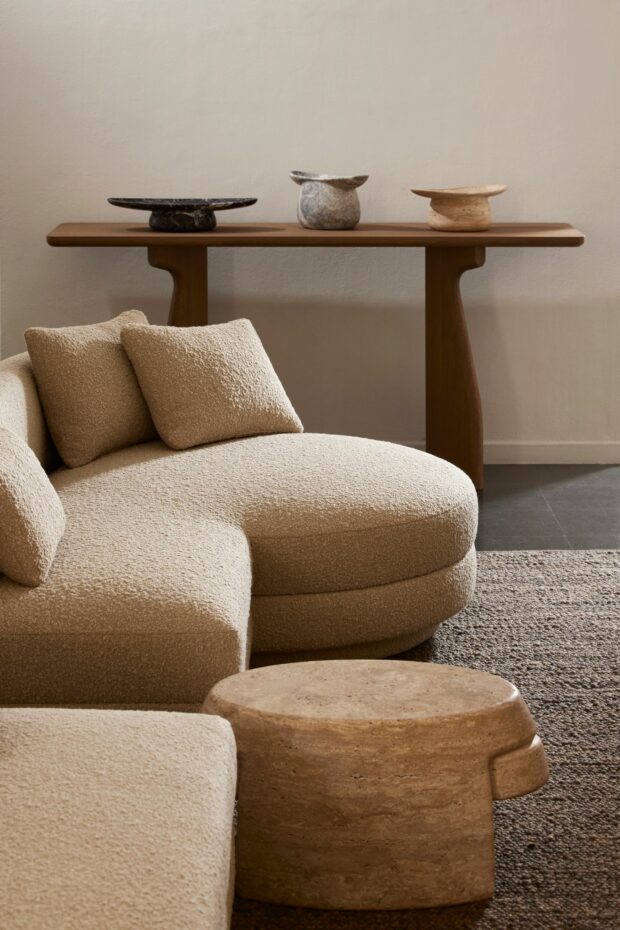 CHESS Console - R HUGHES