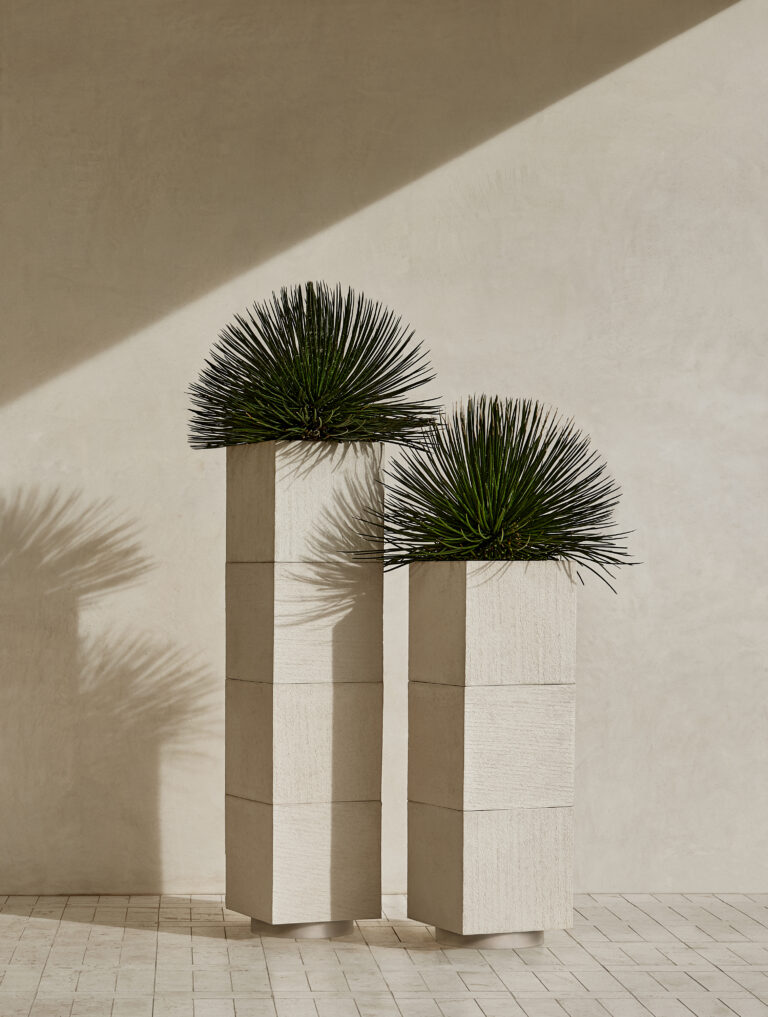 Apollo IV - R HUGHES