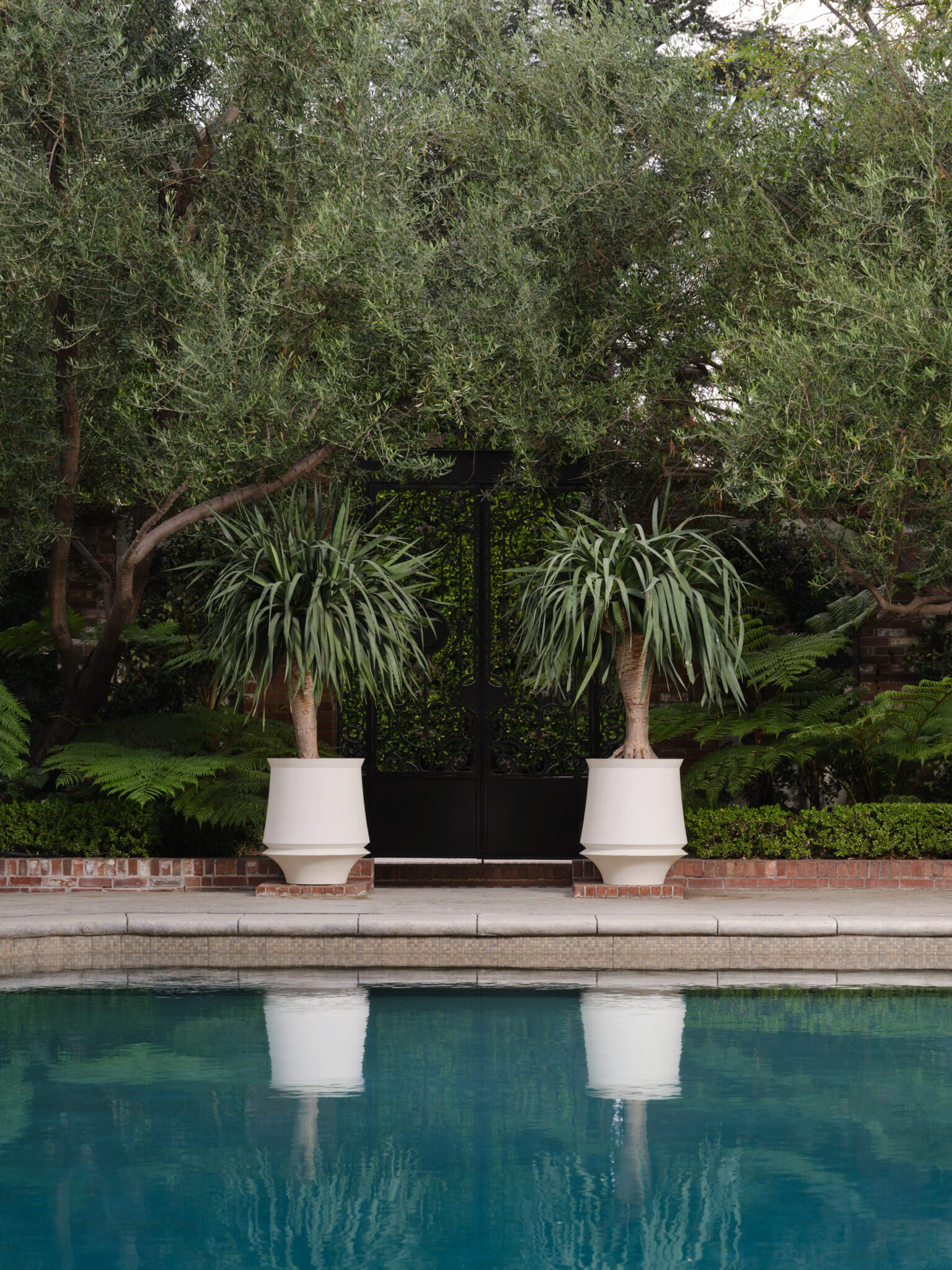 Apollo IV - R HUGHES