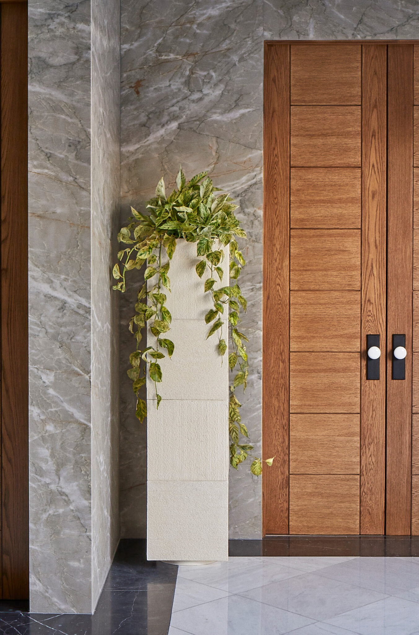 Apollo IV - R HUGHES