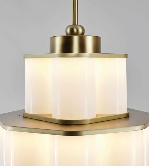 Bauer Chandelier 01 - R HUGHES