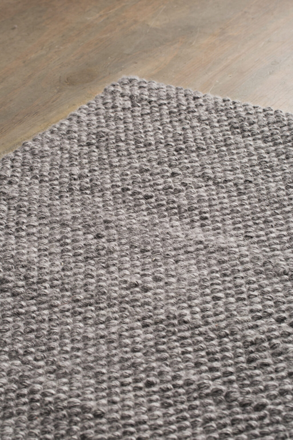 Loops I – Grey - R HUGHES