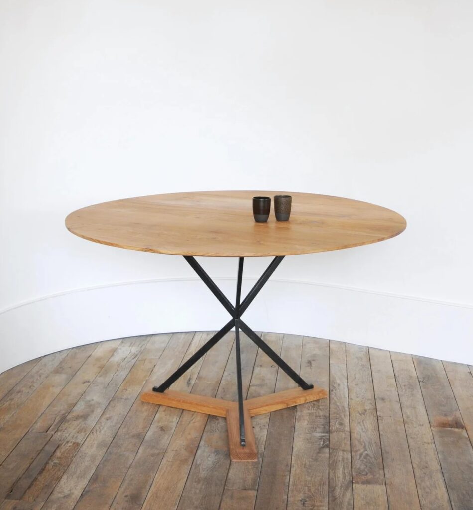 Round Drapers Table - R HUGHES