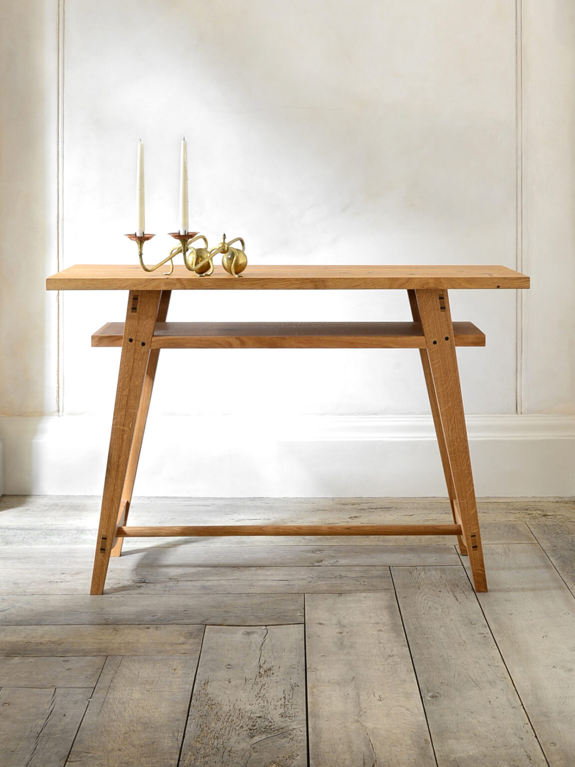 Sliver Console - R HUGHES