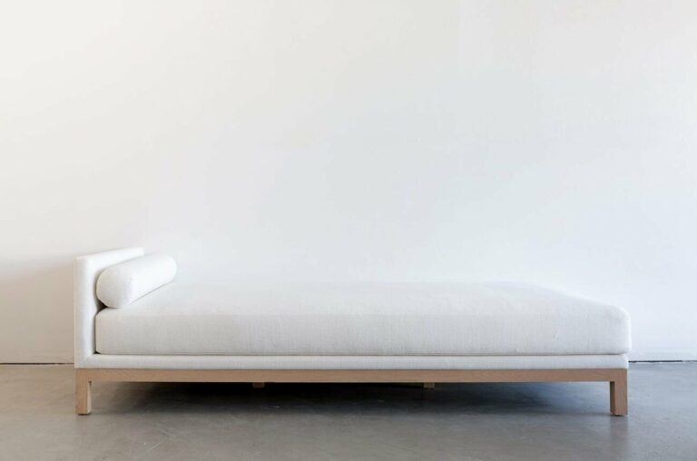 Day Beds Archives - R HUGHES