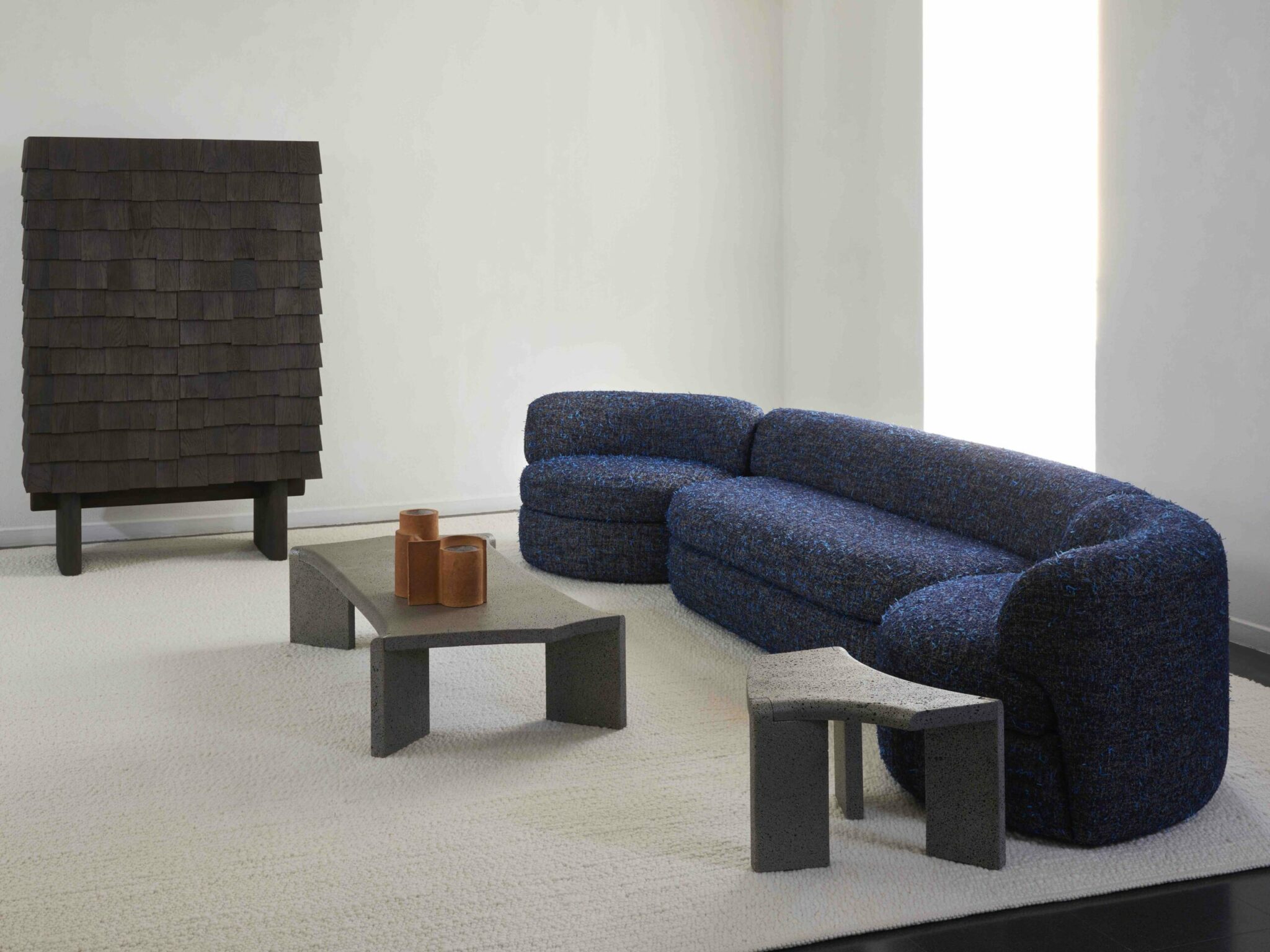 LEY Table - R HUGHES